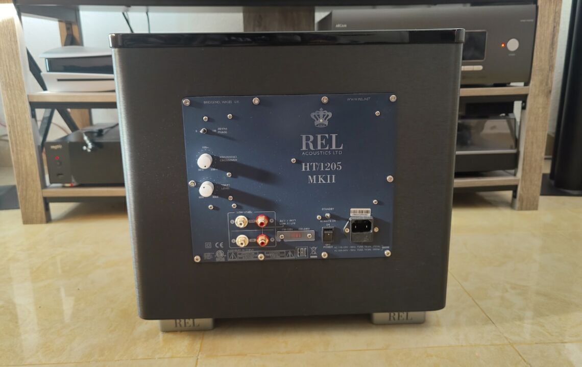 Rel HT/1205 MKII, análisis: un subwoofer elegante y compacto con una ...
