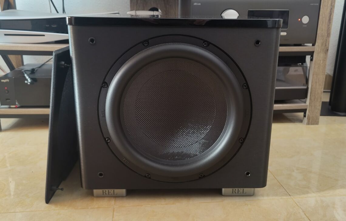 Rel HT/1205 MKII, análisis: un subwoofer elegante y compacto con una ...
