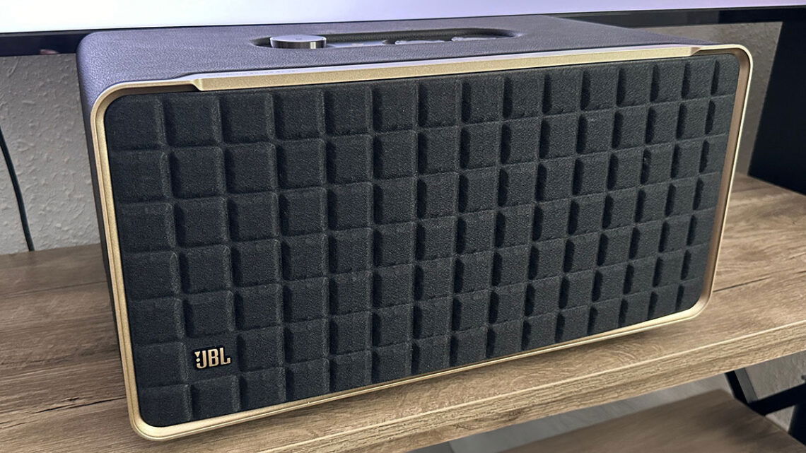JBL Authentics 500, análisis: más grande, más potente y más grave