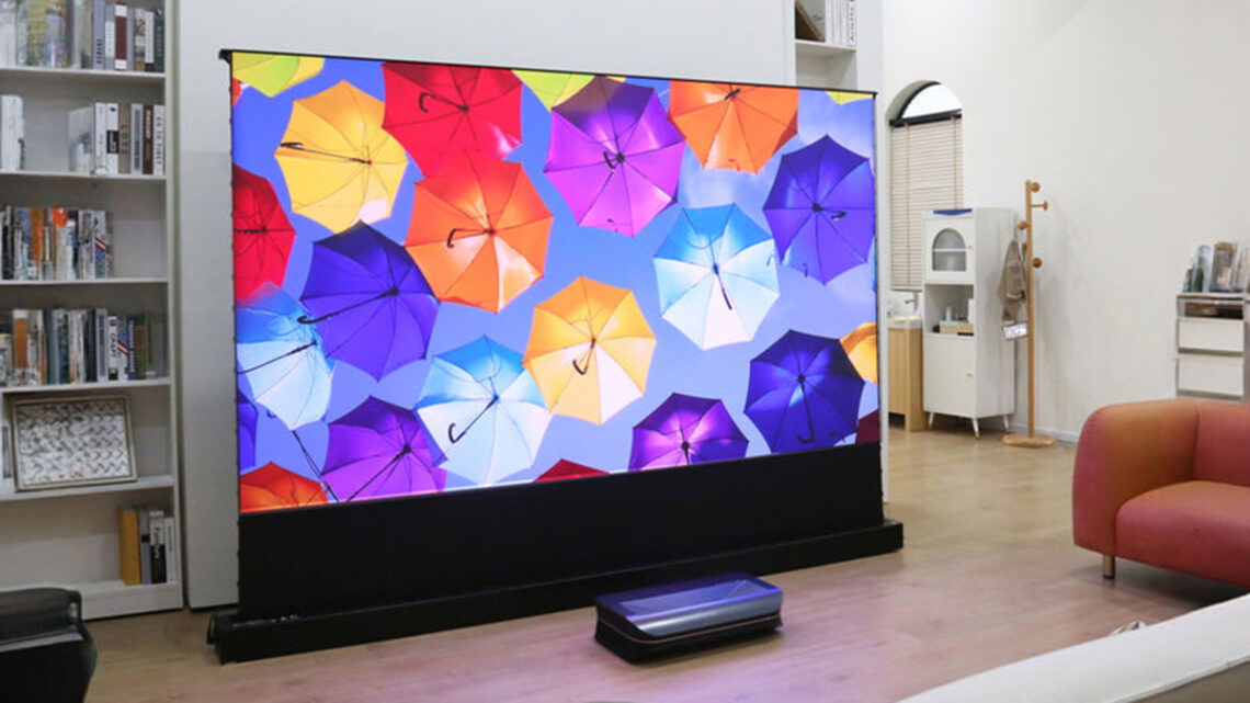 Proyector de tiro ultracorto o tele gigante, ¿qué es mejor para ...