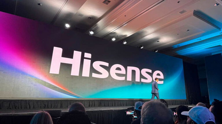 Hisense nos deja boquiabiertos: MicroLED de 136 pulgadas y televisor ...