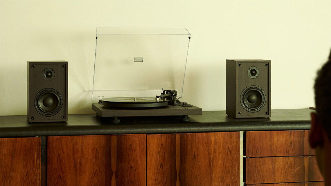 Gadhouse Henry, un conjunto de tocadiscos y altavoces que combina nostalgia y progreso